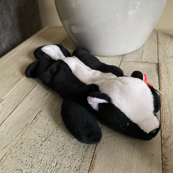Ty | Toys | Rare Stinky The Skunk Original Beanie Baby | Poshmark